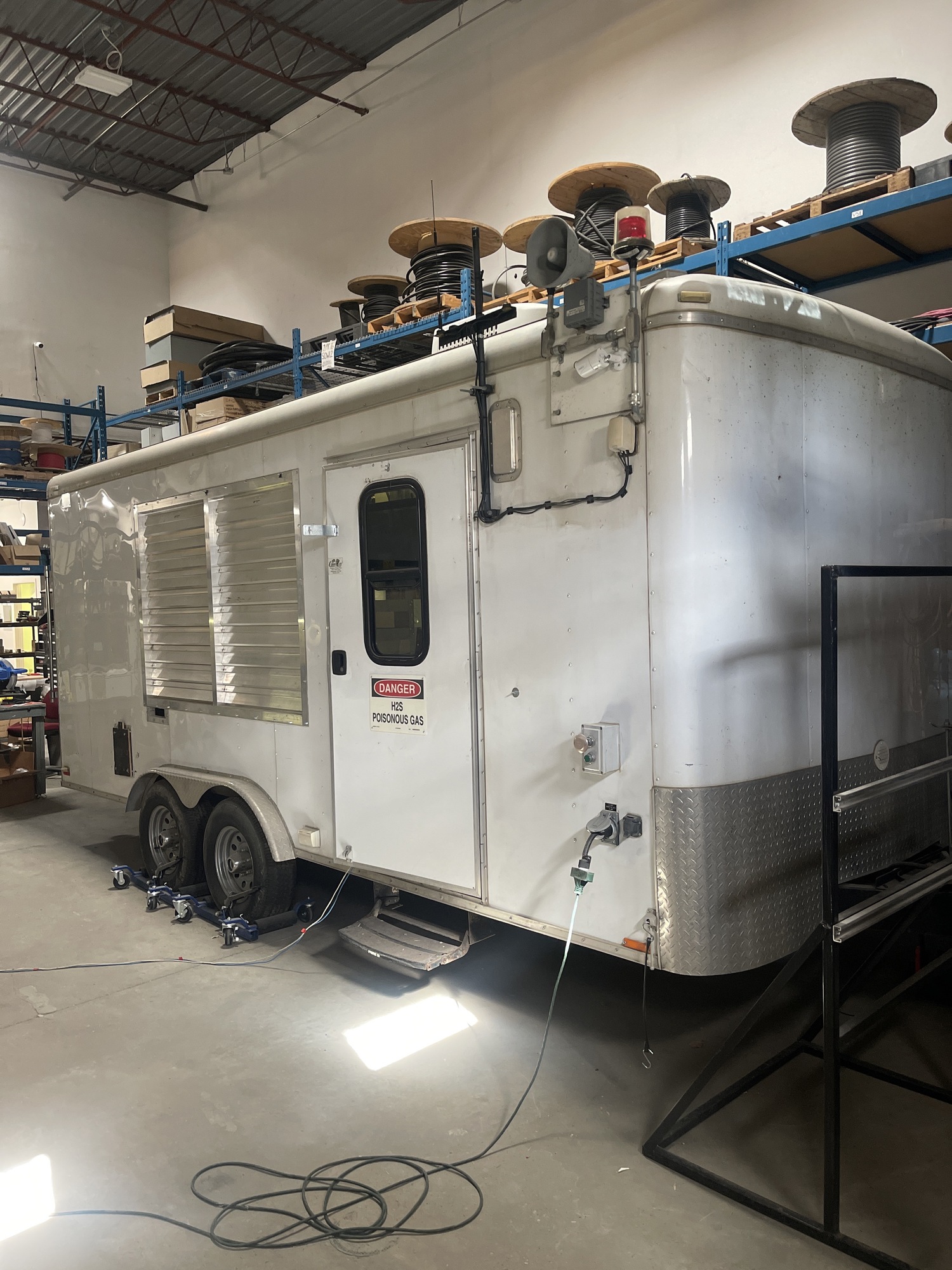 ARMOUREE - 120/208 V 1350 A 60 Hz Bitcoin Mining Trailer